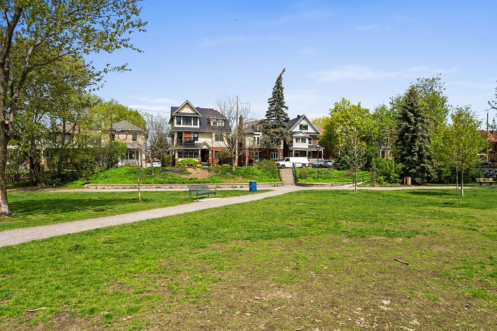 Neighbourhood Highlight: The Glebe North | Barb & Carole Real Estate Team